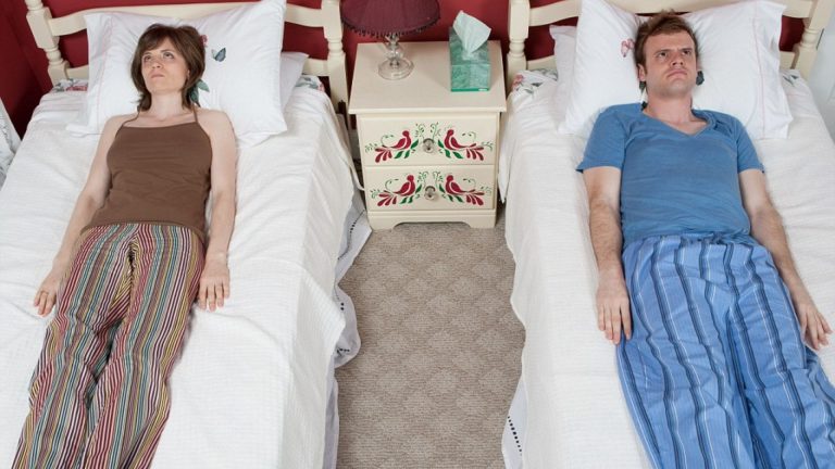 “Couples Who Sleep Apart Grow Apart”, A Study Reveals
